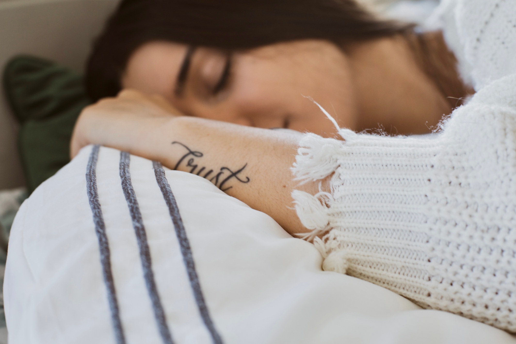 Sådan Sover Du Trygt med en Ny Tatovering: Tips til Optimal Heling
